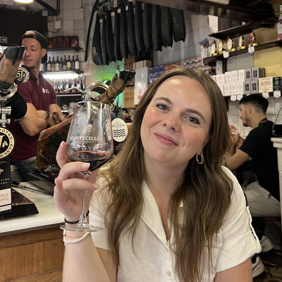 Barcelona: El Born and Gothic Quarter Wine & Tapas Bar Tour