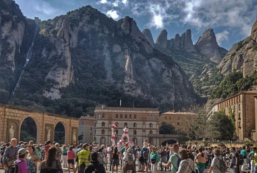 Barcelona: Montserrat Hiking Experience and Monastery Visit - The Itinerary Breakdown