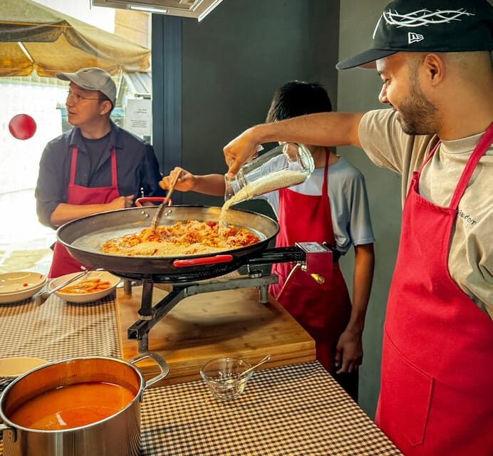 Barcelona: Seafood Paella Maestro & Tapas & Sangria - Analyzing the Value and Experience