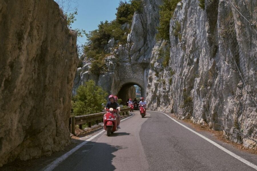 Bardolino: Lake Garda self-guided Vespa tour