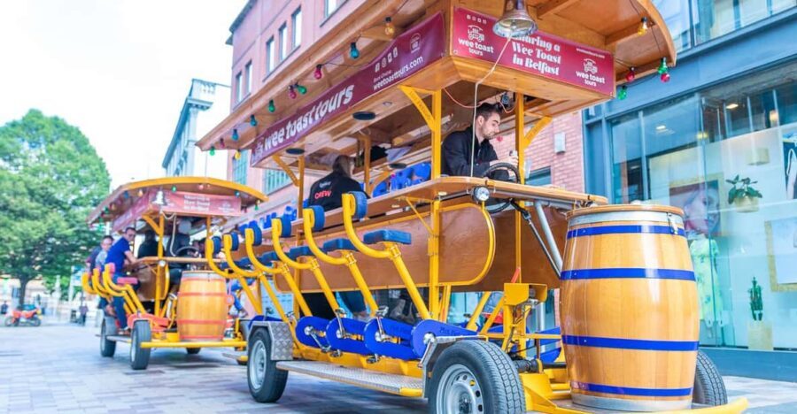 Belfast: City Centre Beer Bike Tour