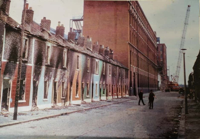 Belfast: Pack Up Your Troubles Tour - Murals, Walls, and Stories: Visual Tales of a Divided City