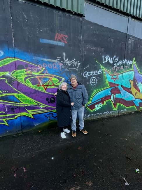 Belfast: Peacewall and Political History Black Taxi Cab Tour