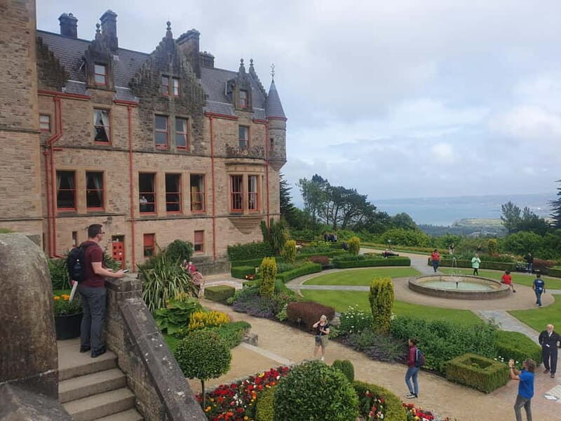 Belfast: Private City Tour with Driver-Guide
