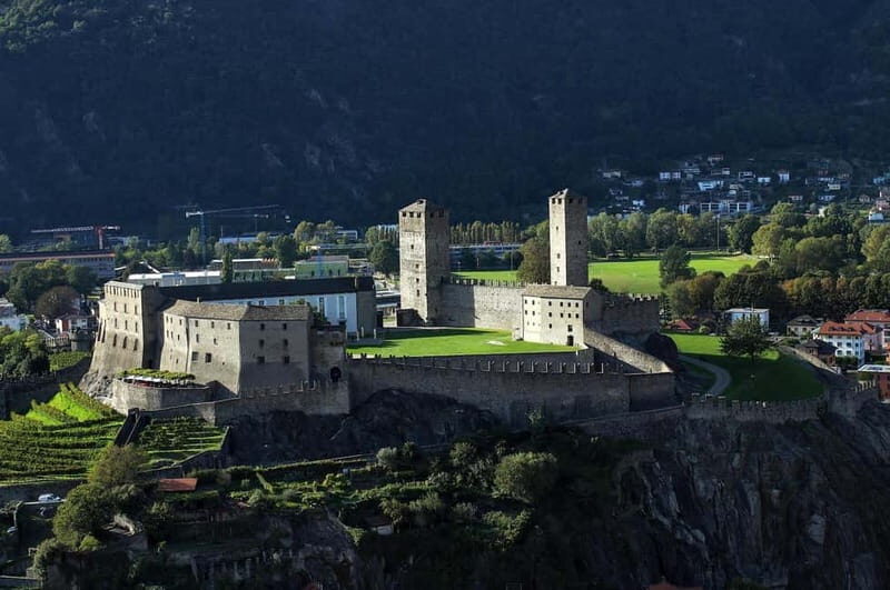Bellinzona: Private Guided City Tour