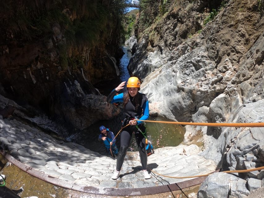 Benahavís: Canyoning Guided Tour at Guadalmina River