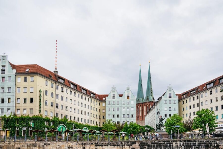 Berlin: 1-Hour City Sightseeing Cruise