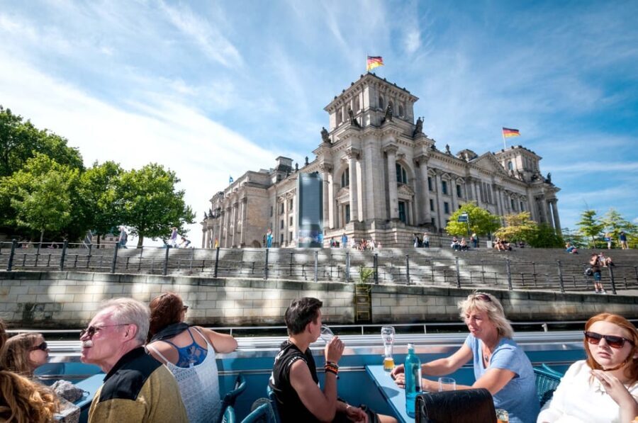 Berlin: 3.25-Hour Spree & Landwehrkanal Boat Tour