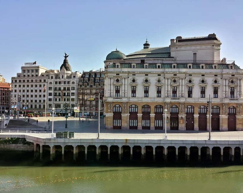 Bilbao: Private Guided City Tour