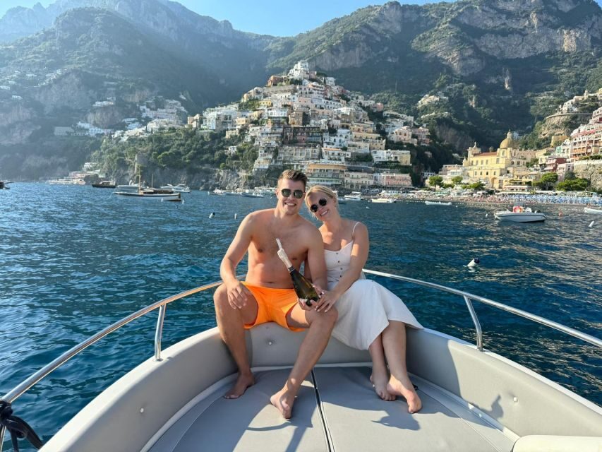 Boat rental in Salerno (Nautical license not requested)