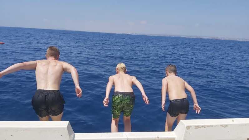 Boat rental with skipper and petrol
