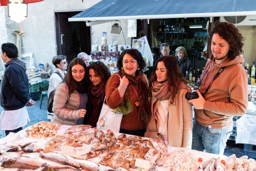 Bologna: Market and Cooking Class at a Local's Home