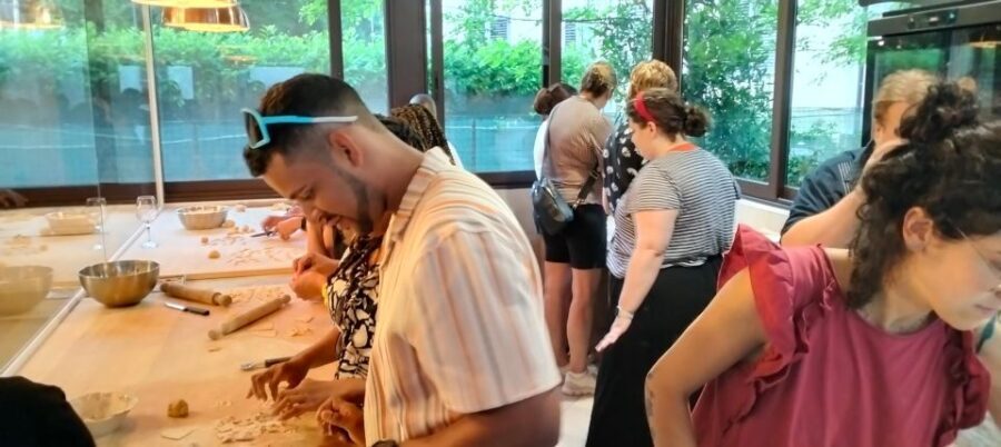 Bologna: Traditional Bolognese Cooking Class with a Meal