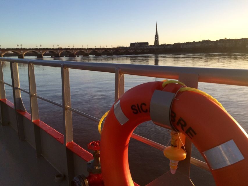 Bordeaux: 2-Hour River Dinner Cruise