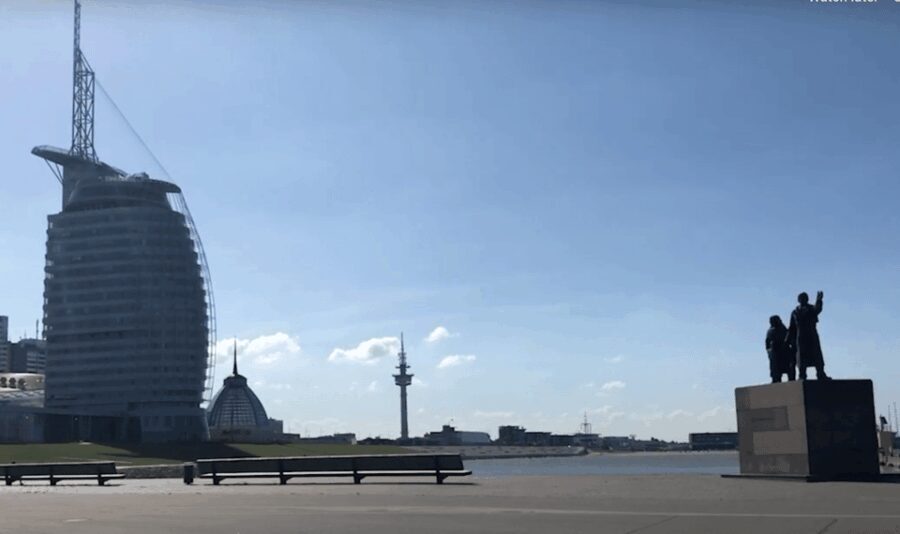 Bremerhaven: Sailor's yarn, legends and sea walking tour