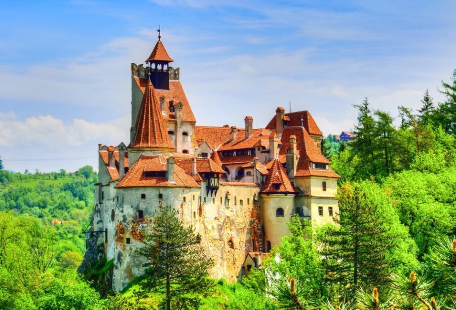 Bucharest: Peles Castle, Bran Castle & Braov Day Tour