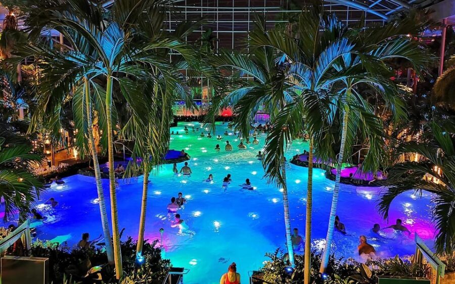 Bucharest: Therme Bucharest Spa Day with Luxury Transfer