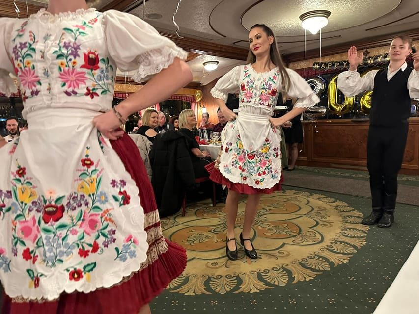 Budapest: New Year's Eve Party Cruise with Food & Live Show - FAQs