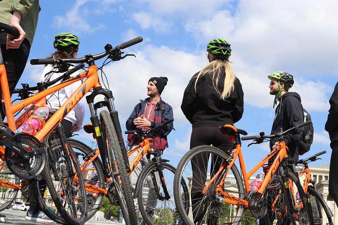 Budapest relaxed bicycle tour at sunset - Exploring Budapest on Two Wheels at Sunset