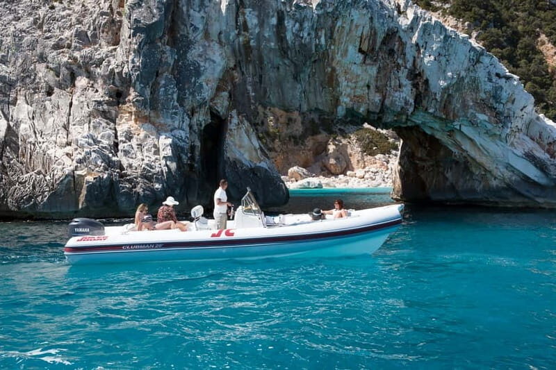 Cala Gonone: Dinghy Excursion to C. Mariolu and C. Goloritzè