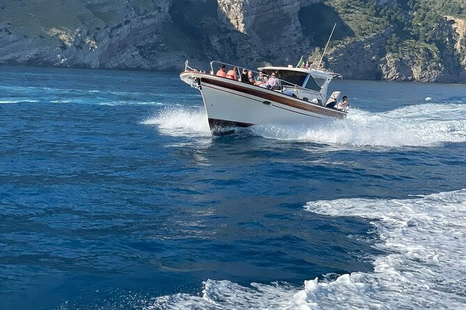 Capri Island shared boat tour - Introduction