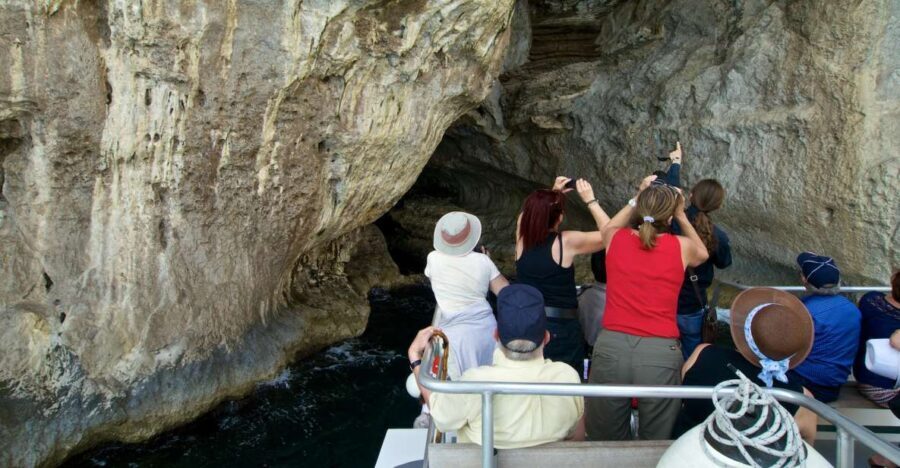 Capri: Island Sightseeing Tour with Blue Grotto Stop - A Detailed Look at the Itinerary