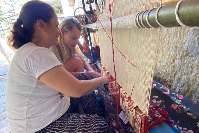 Carpet Weaving Art Lessons & Experience