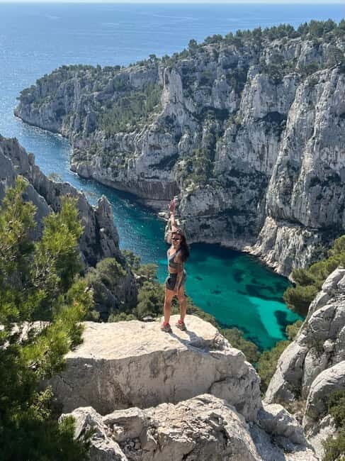 Cassis: 3 Calanques Half-Day Hiking Tour with Swimming