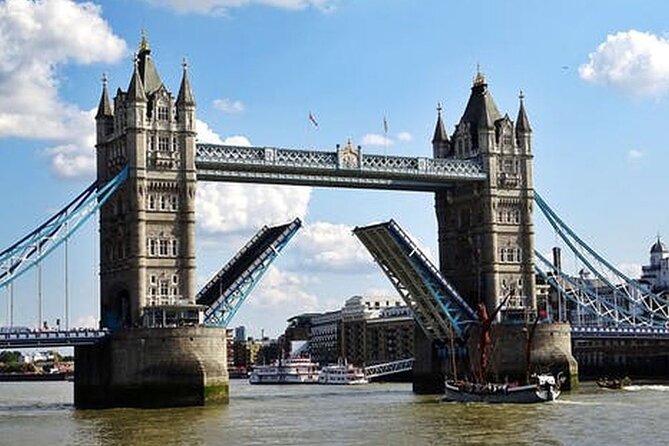 Castles & Bridges Tour : See over 15 London Top Sights - An Enthusiastic Look at the Castles & Bridges Tour in London