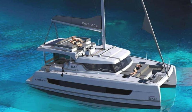 Catamaran day trip in Palermo with lunch or aperitif for 12 people