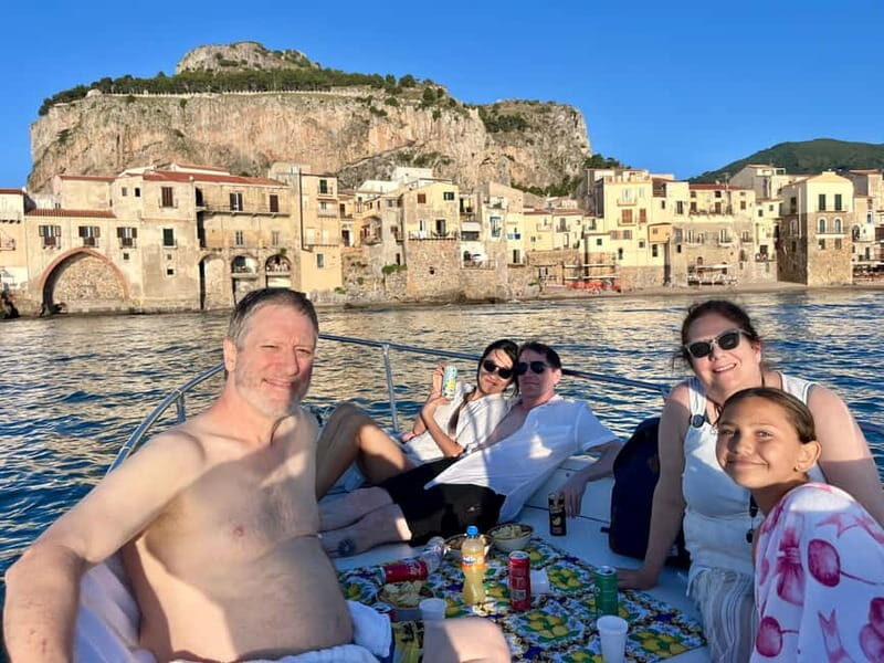 Cefalù: Sunset boat trip along the coast of Cefalù