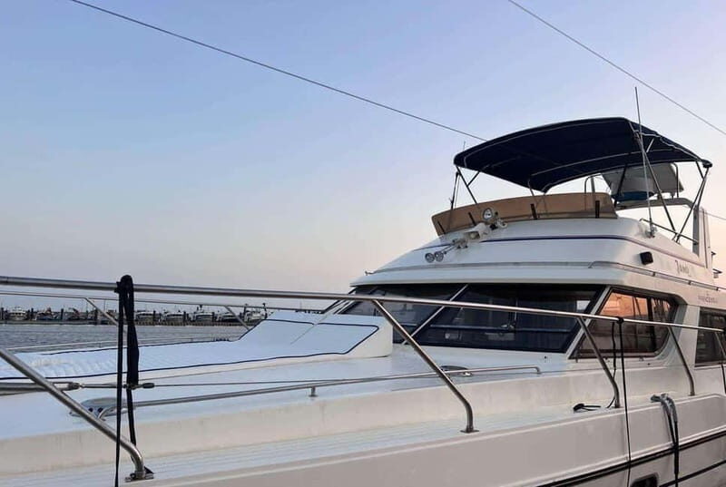 Chania: Private Cruise with Sup Food & Unlimited Drinks