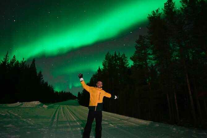 Chasing the auroras guaranteed tour with professional photography