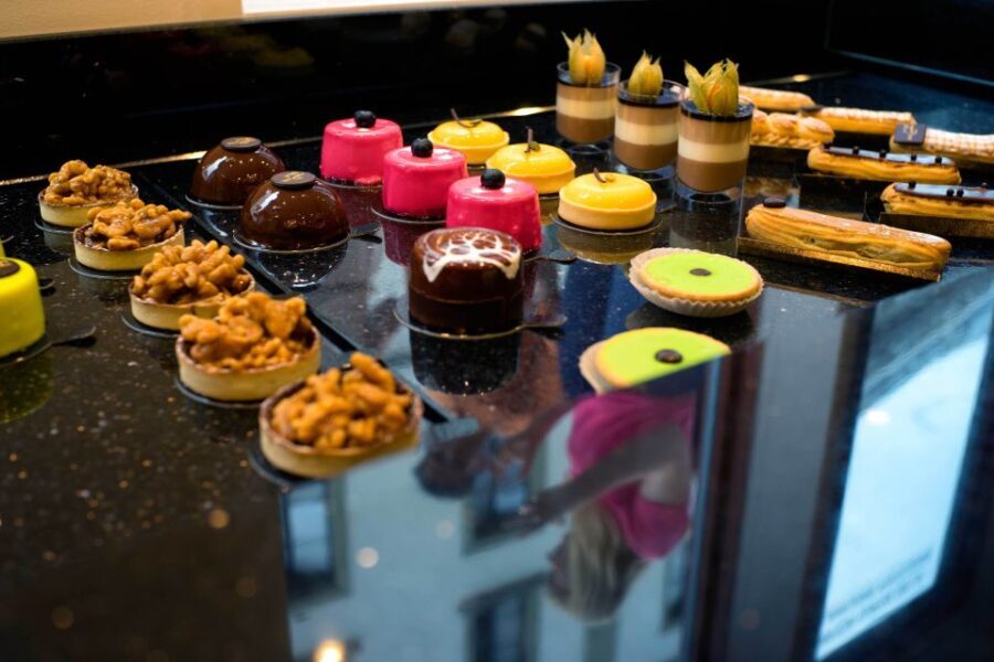 Chocolate Flavors Walking Tour of Geneva