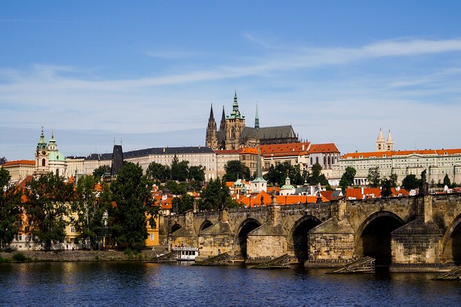 Classic Prague Castle Tour, Strahov Monastery & Castle District - Key Points