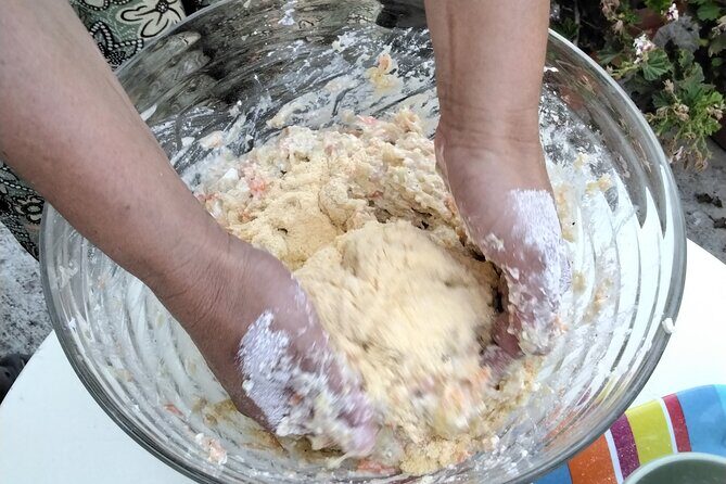 Cook and eat with locals in Thessaloniki - Private group