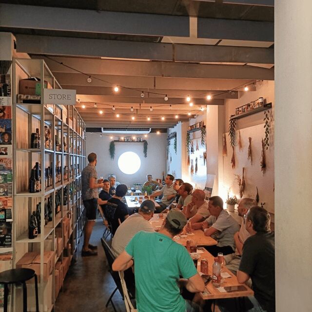 Craft Beer Tour and Tapas in Ruzafa - Valencia