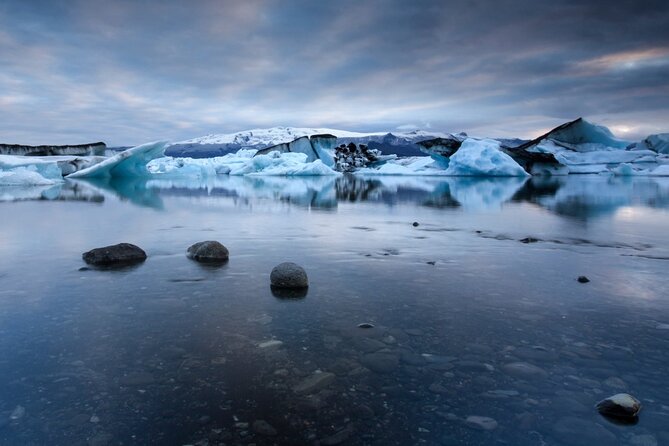 Diamond Beach & Jökulsárlón Floating Glacier Guided Day Tour - A Detailed Look at the Itinerary