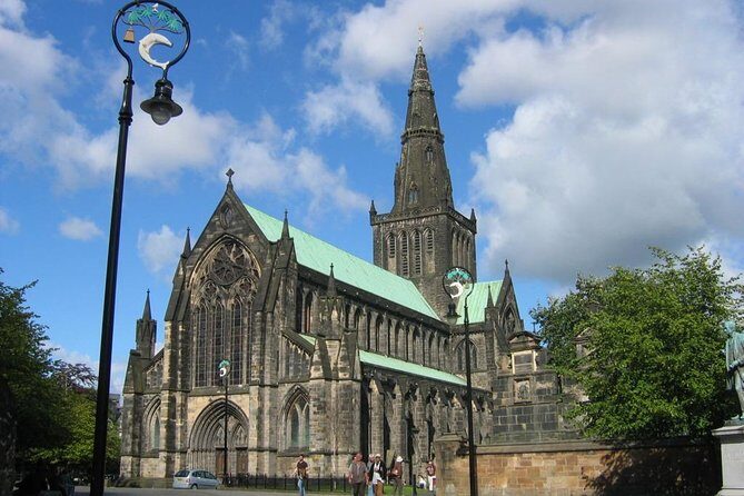 Discover Glasgow. Full day private tour in people carrier.