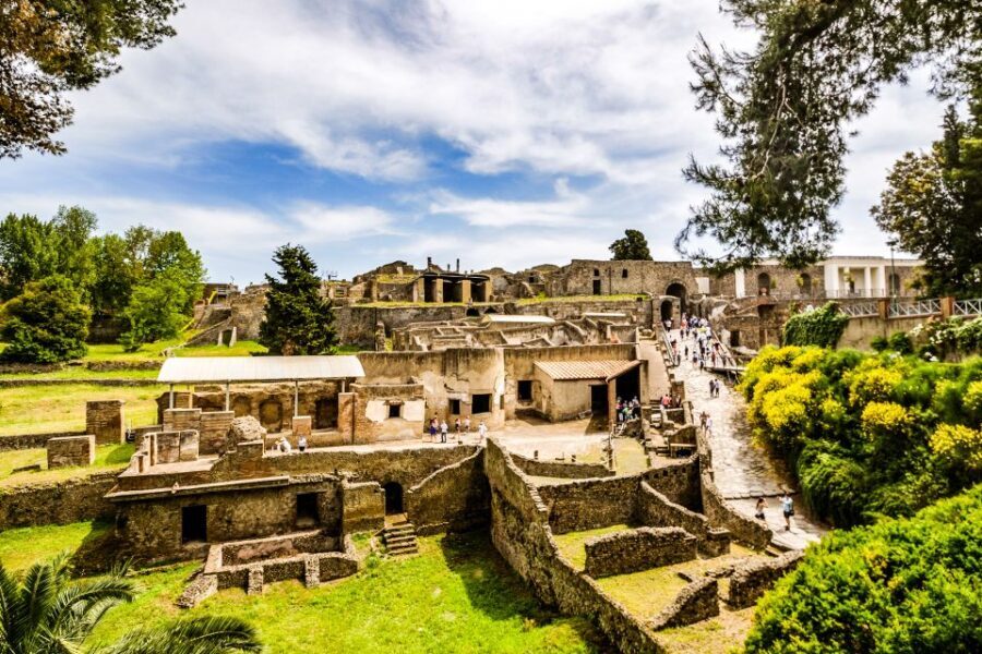 Discover Mt. Vesuvius: Private 3-Hour Tour from Pompeii