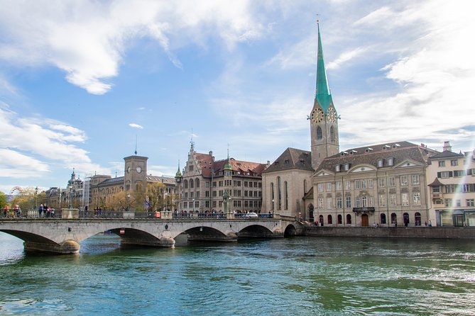 Discover the Zurich Banking Scene with a Local - Key Points