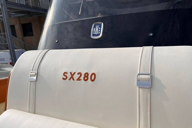 Dreamer tour(1 H) boat Invictus - An Introduction to Lake Comos Luxury and Charm