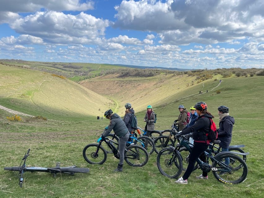 Ebike Tour Albourne Estate: Wine Tasting and Downs eBiking