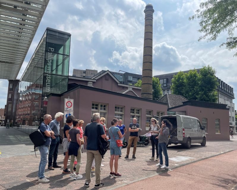 Eindhoven Walking Tour with a local comedian as guide
