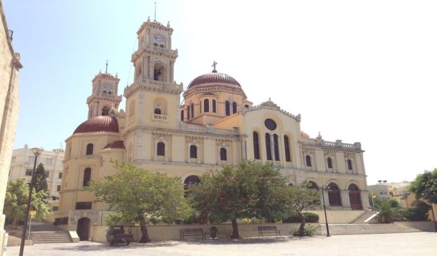 eraklion Walking Tour with Archaeological Museum