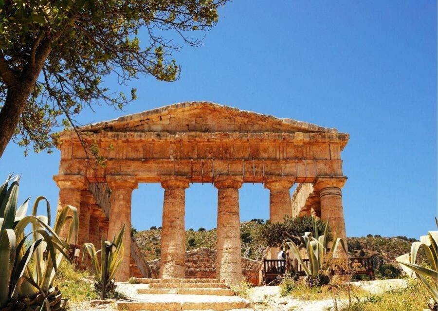 Erice and Segesta Multi-Language Tour from Palermo