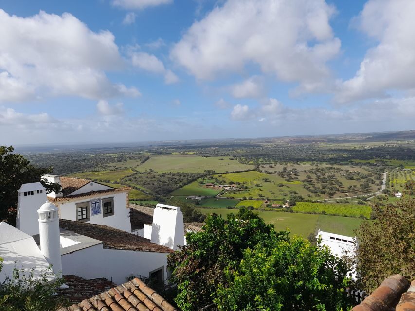 ÉVORA AND MONSARAZ FULL DAY PRIVATE TOUR BY CAR