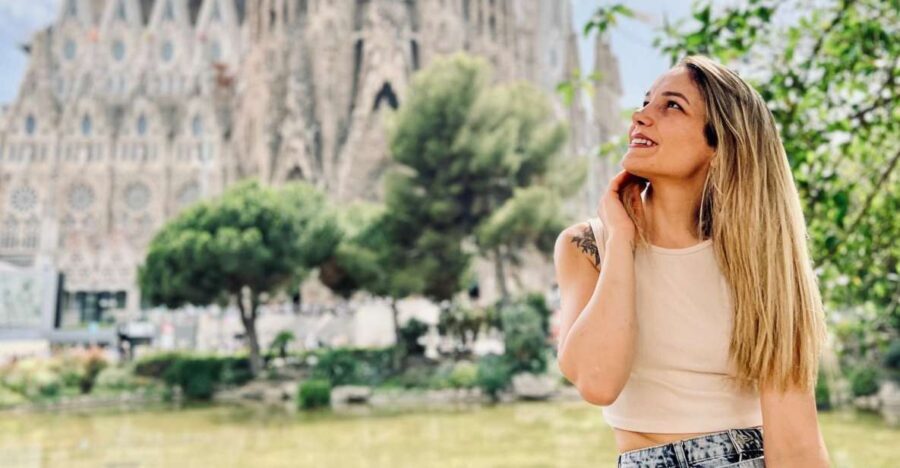 Explore Barcelona by Bike & Photo Shooting - Breaking Down the Itinerary