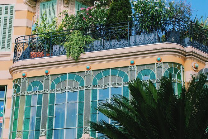 Explore Cannes in 60 minutes with a Local