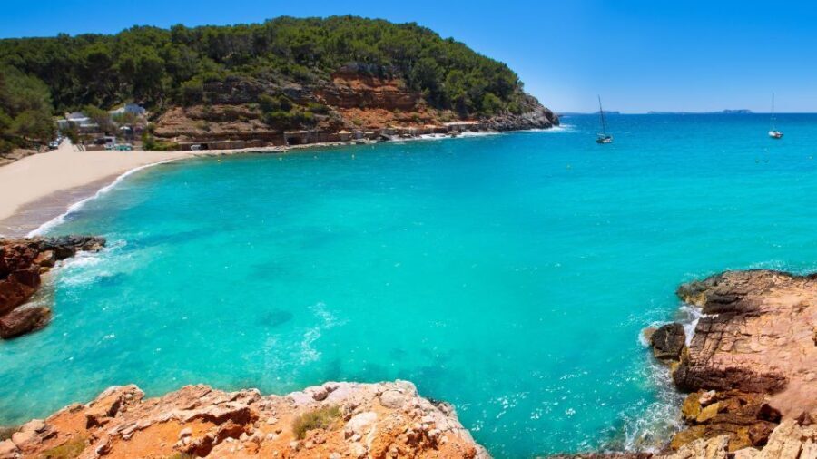 Explore Ibiza's Hidden Coves: No-License Boat Rental - Key Points